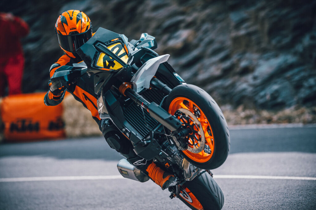 DIE NEUE KTM 890 SMT: DIE RÜCKKEHR WIRD ZUR REALITÄT - KTM Köstler